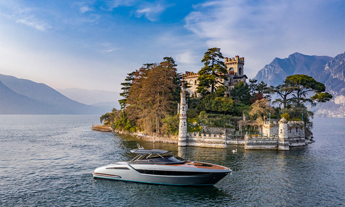 Riva first received a hardtop version for the Open line